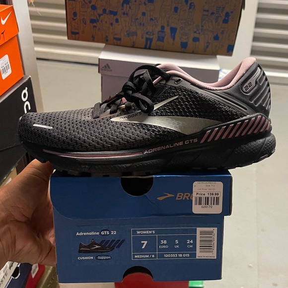 Brooks | Shoes | Brooks Adrenaline Gts 22 Size 65 75 85 95 5 Women ...